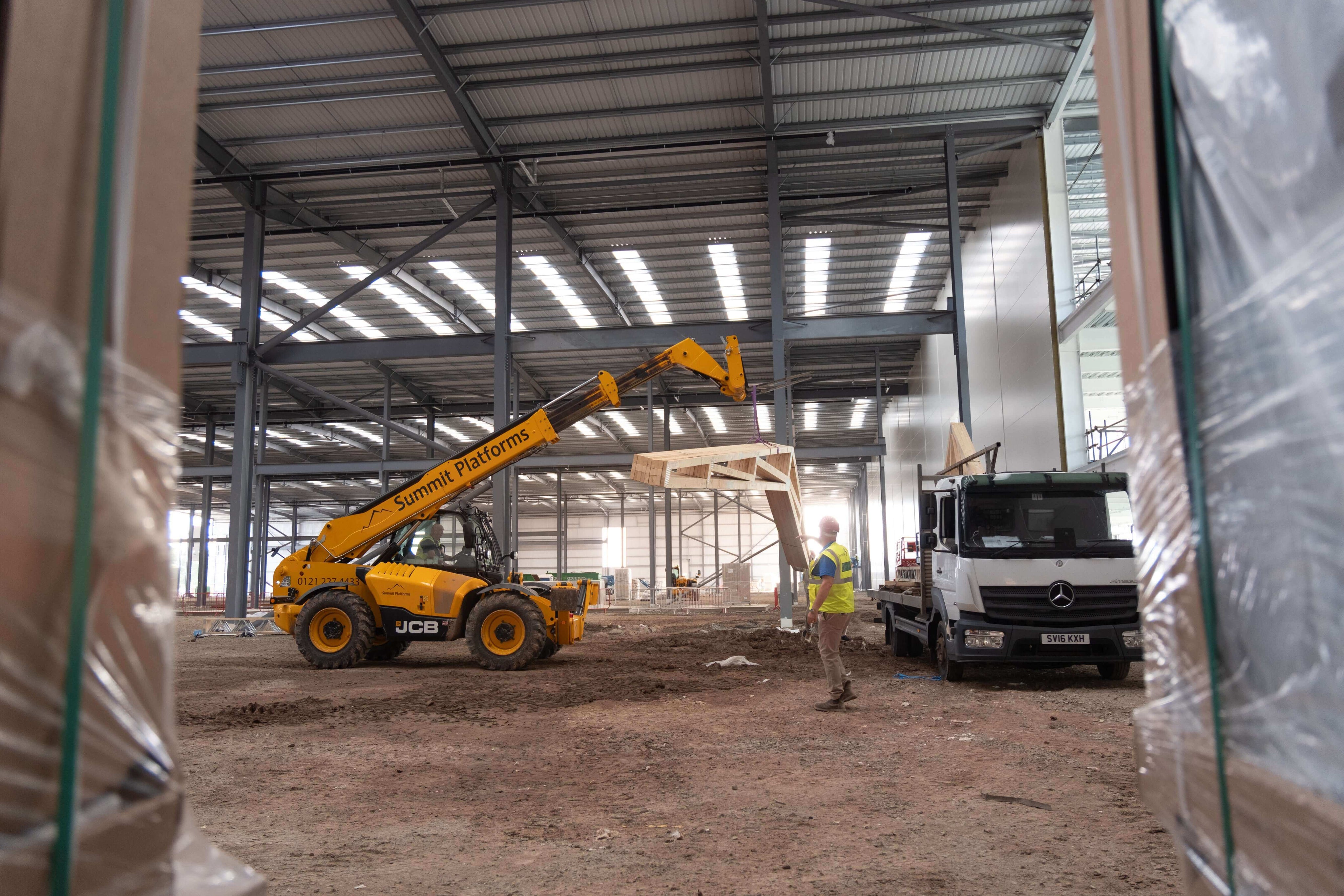 Scissor Roof Trusses: Achieve Vaulted Ceilings – Tailor Made Designs